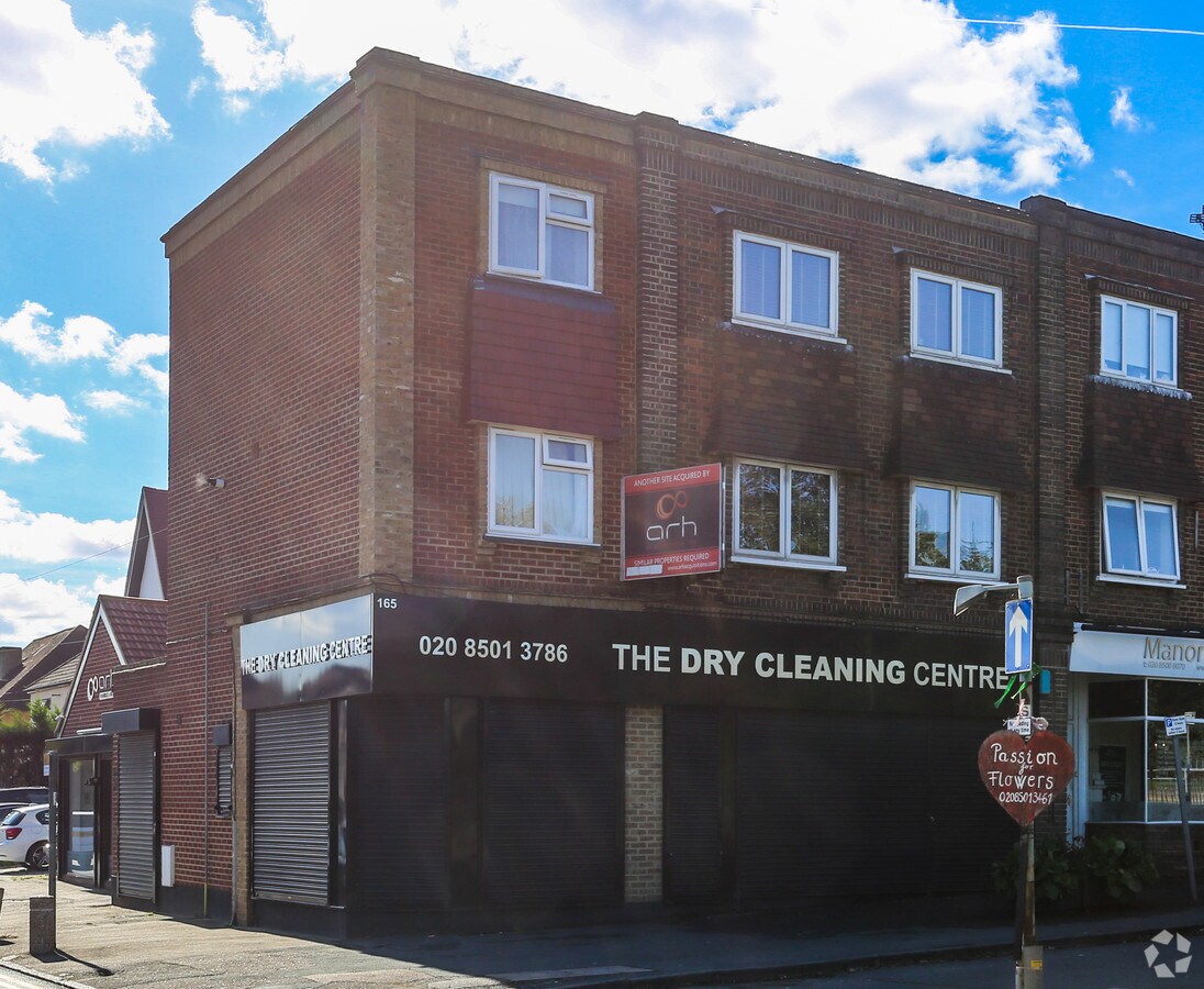 165 Manor Rd, Chigwell, IG7 5QB - Retail for Lease | LoopNet