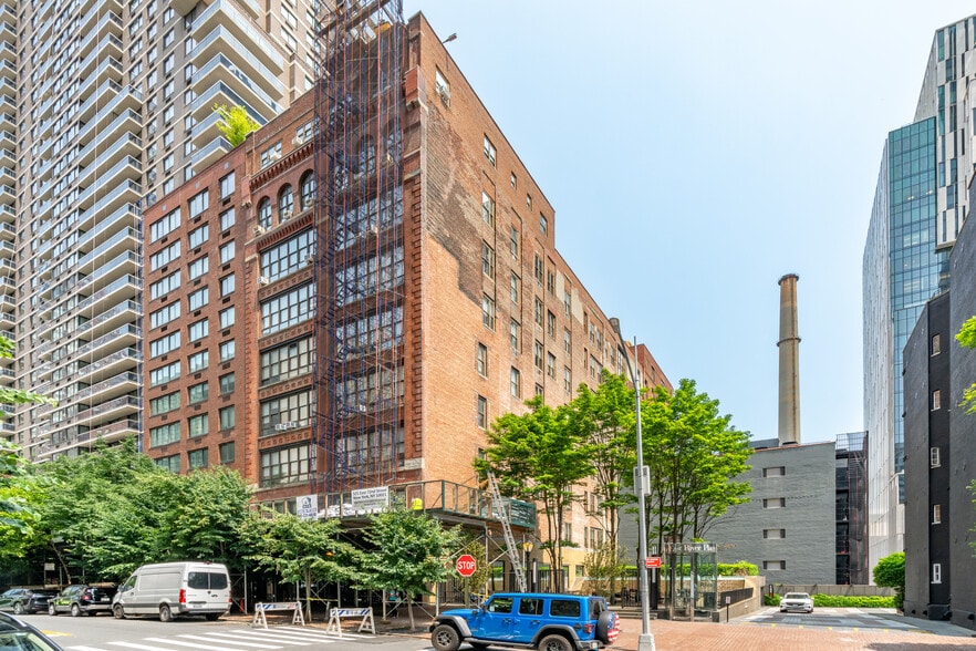 9 W 57th St, New York, NY 10019 - 9W57 | LoopNet