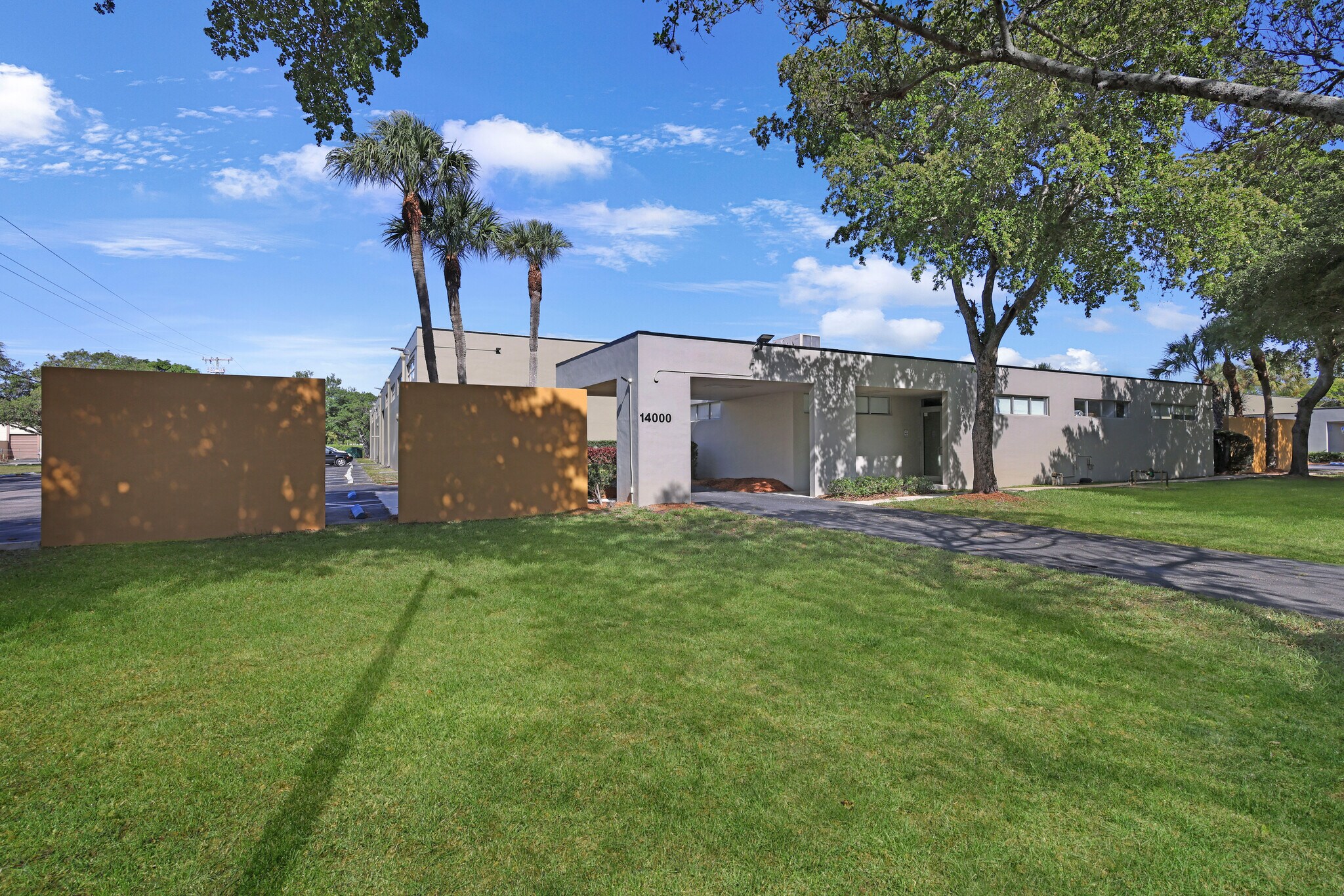 14000 NW 58th Ct, Miami Lakes, FL 33014 - Bldg 20 | LoopNet