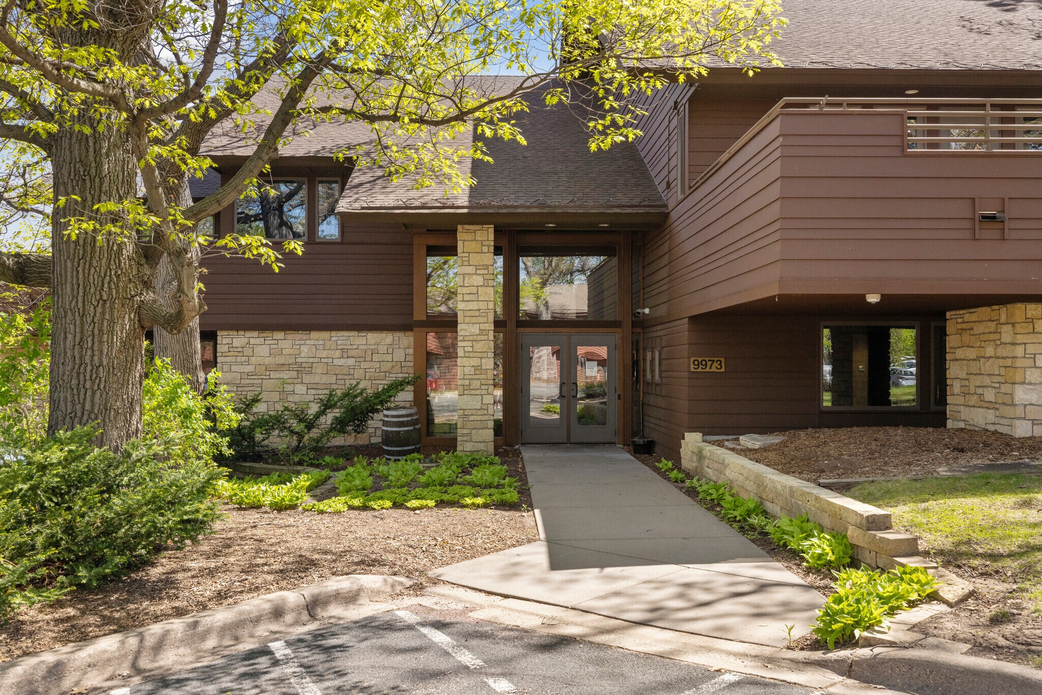 9973 Valley View Rd, Eden Prairie, MN 55344 - Office for Lease | LoopNet