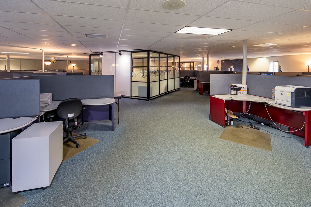 303 Merrow Rd, Tolland, CT 06084 - Office for Sale | LoopNet