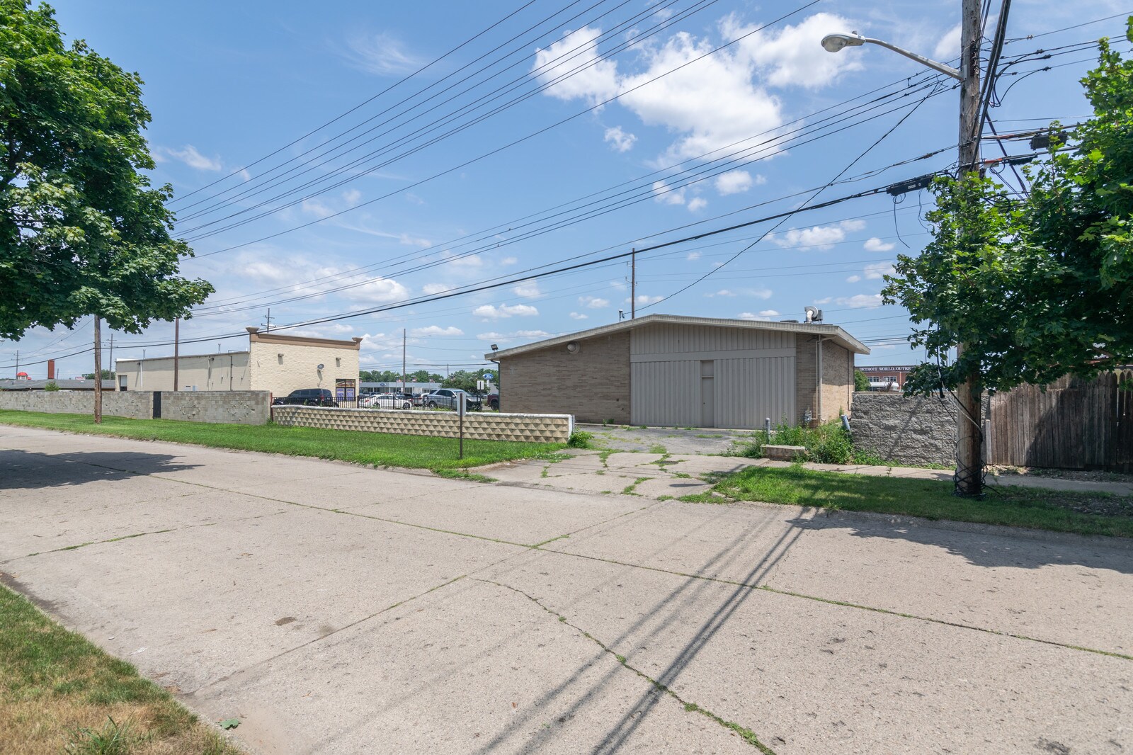 9541 Telegraph Rd, Redford, MI 48239 - Retail for Lease | LoopNet