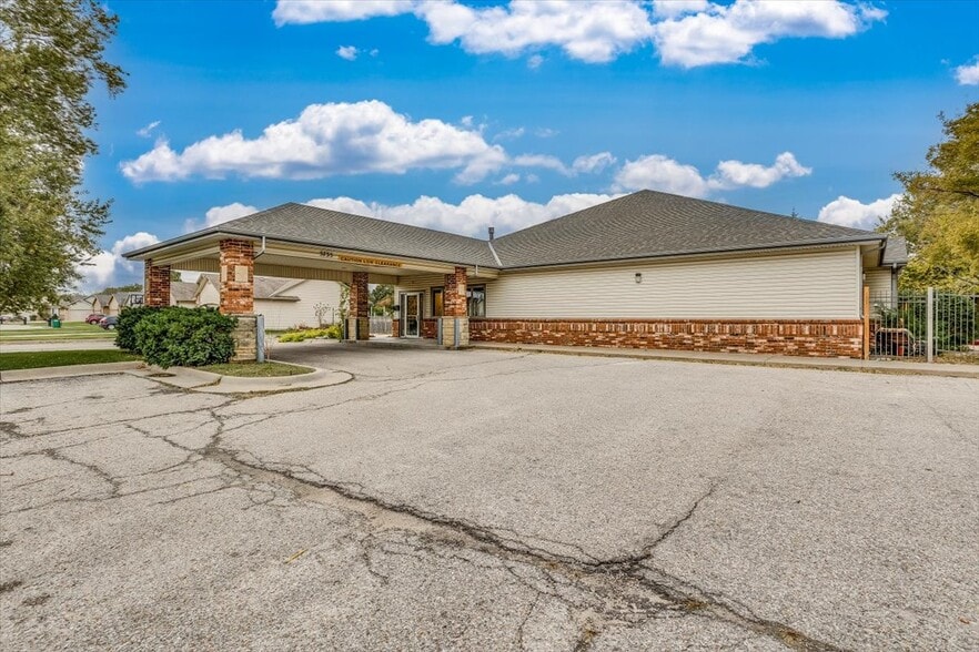 5735 W Macarthur Rd, Wichita, KS 67215 | LoopNet