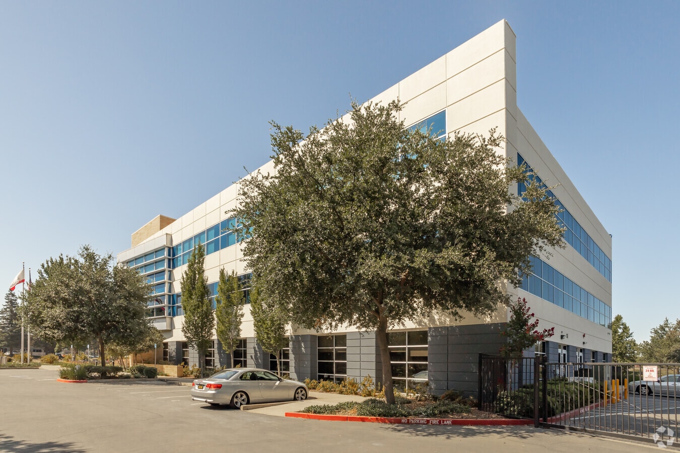 8890 Cal Center Dr, Sacramento, CA 95826 - California Center | LoopNet