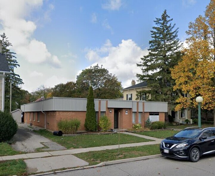 56 Grand Av N, Cambridge, ON N1S 2K9 | LoopNet