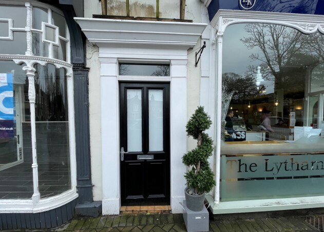 8-8A Market Sq, Lytham St Annes, LAN FY8 5LW | LoopNet