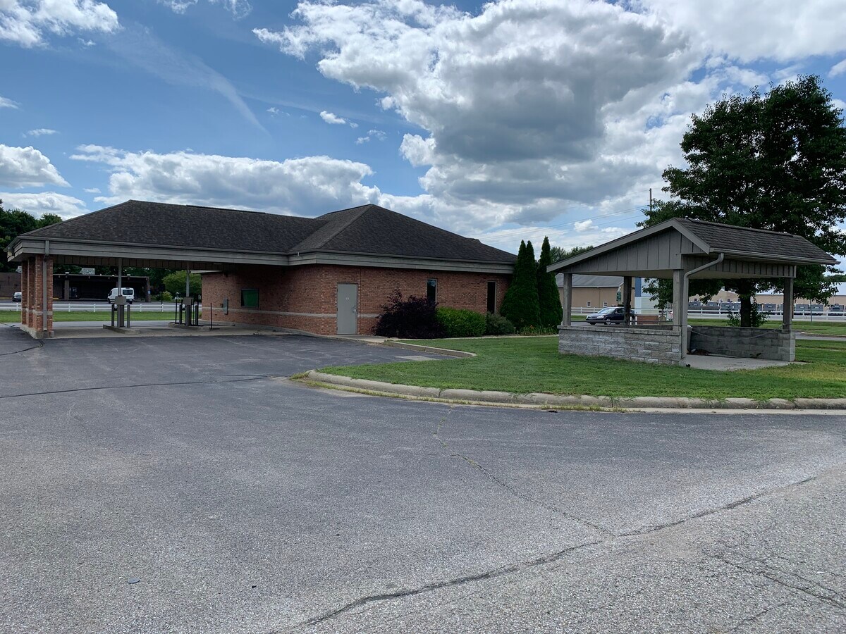 422 N Main St, Middlebury, IN 46540 - Office/Retail for Lease | LoopNet 422 N Main St, Middlebury, IN 46540 - Office/Retail for Lease | LoopNet