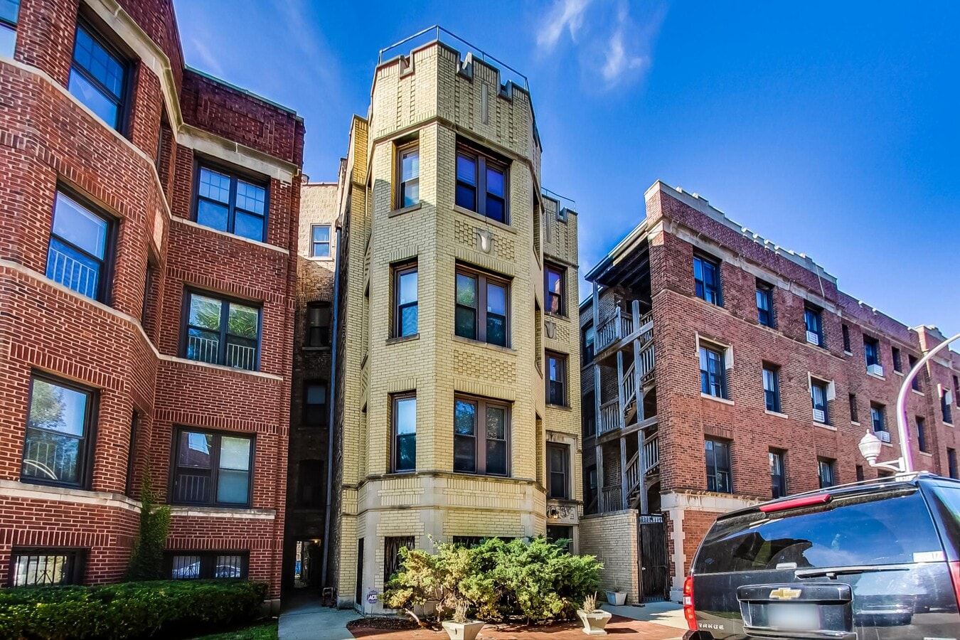 920 W George St, Chicago, IL 60657 | LoopNet