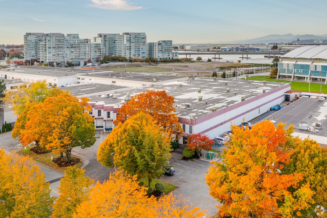 6751 Elmbridge Way, Richmond, BC V7C 4N1 | LoopNet