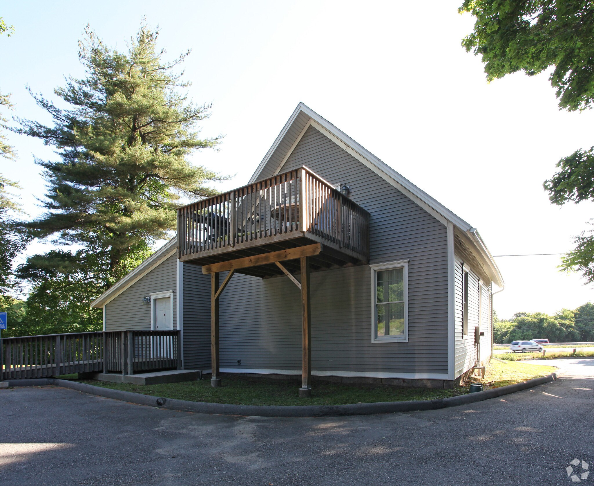 556 Vauxhall St Ext, Waterford, CT 06385 - Office for Sale | LoopNet