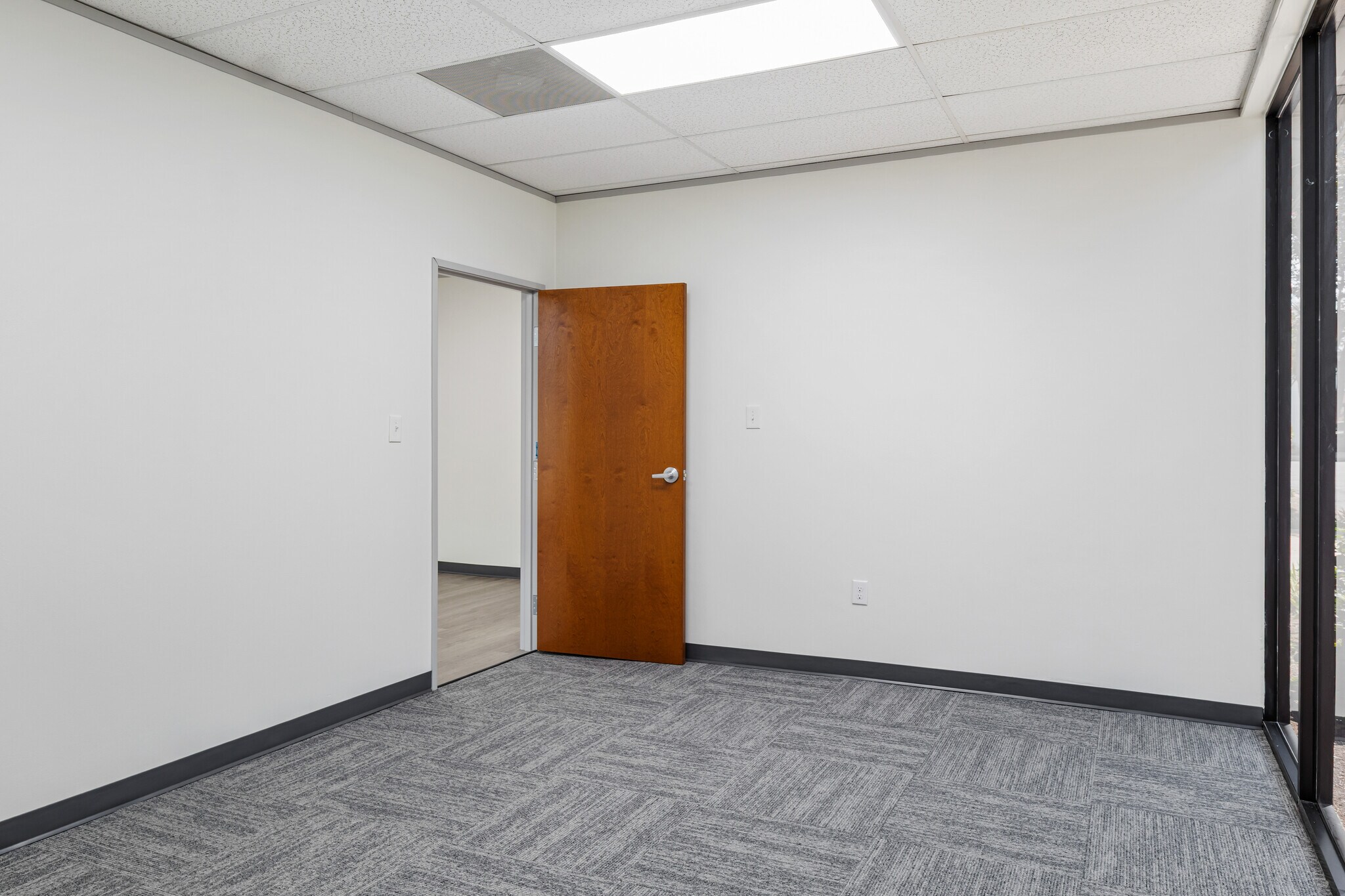 5555 N Lamar Blvd, Austin, TX 78751 - Lamar Business Park | LoopNet