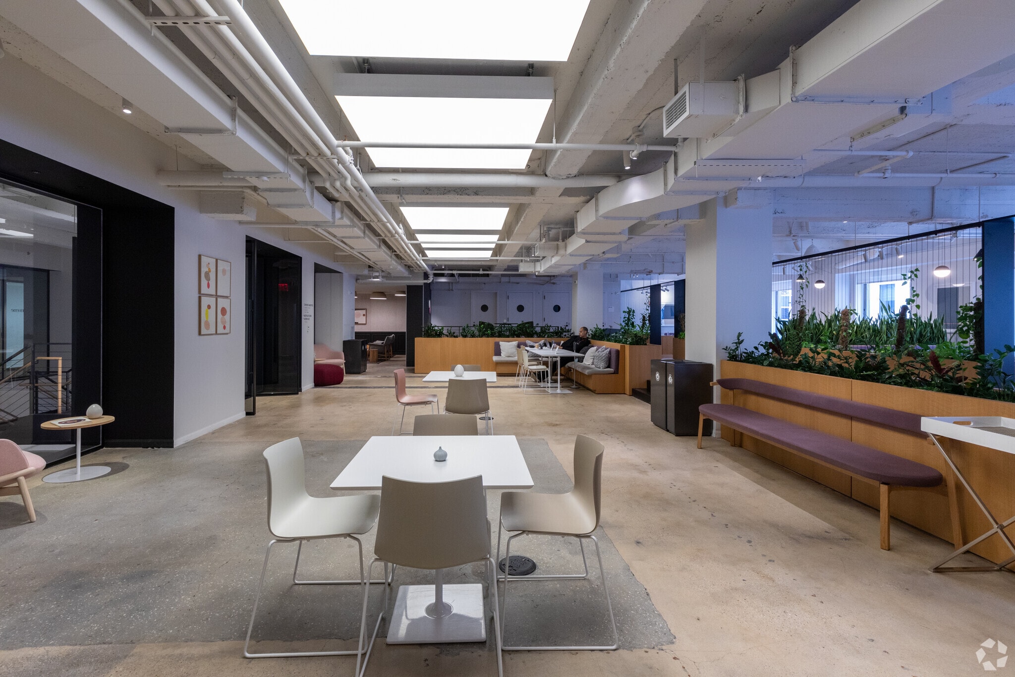 530 Fifth Ave, New York, NY 10036 - Convene 530 Fifth Avenue | LoopNet