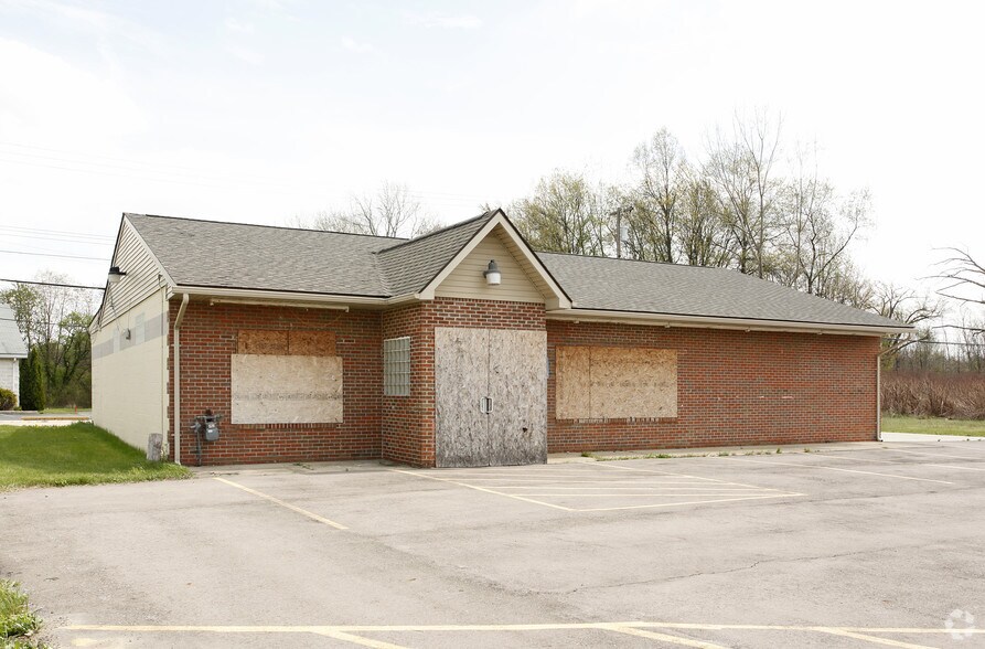 6587 Wayne Rd, Romulus, MI 48174 | LoopNet