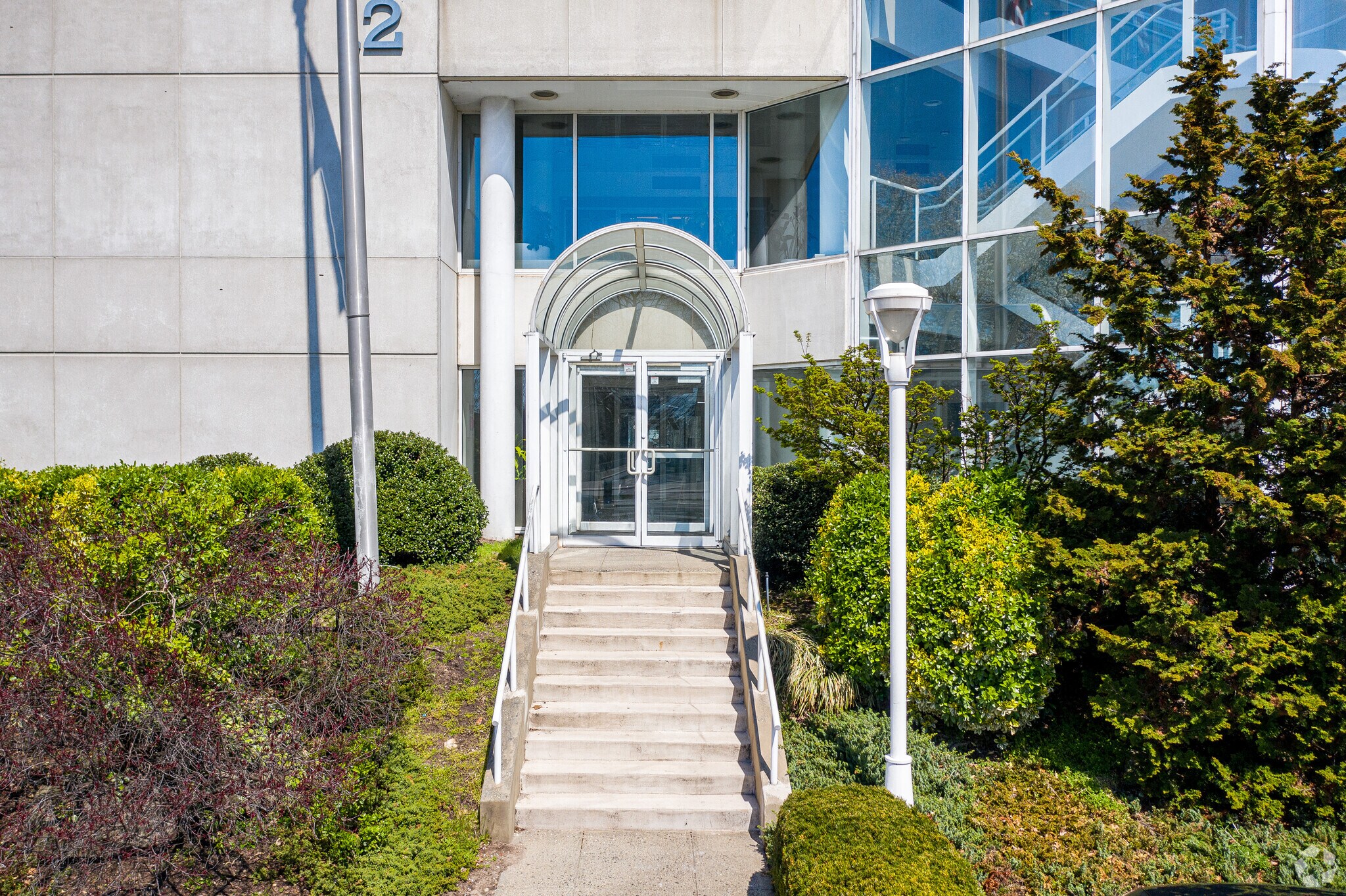 12 N State Rt 17, Paramus, NJ 07652 - Paramus Plaza 4 | LoopNet