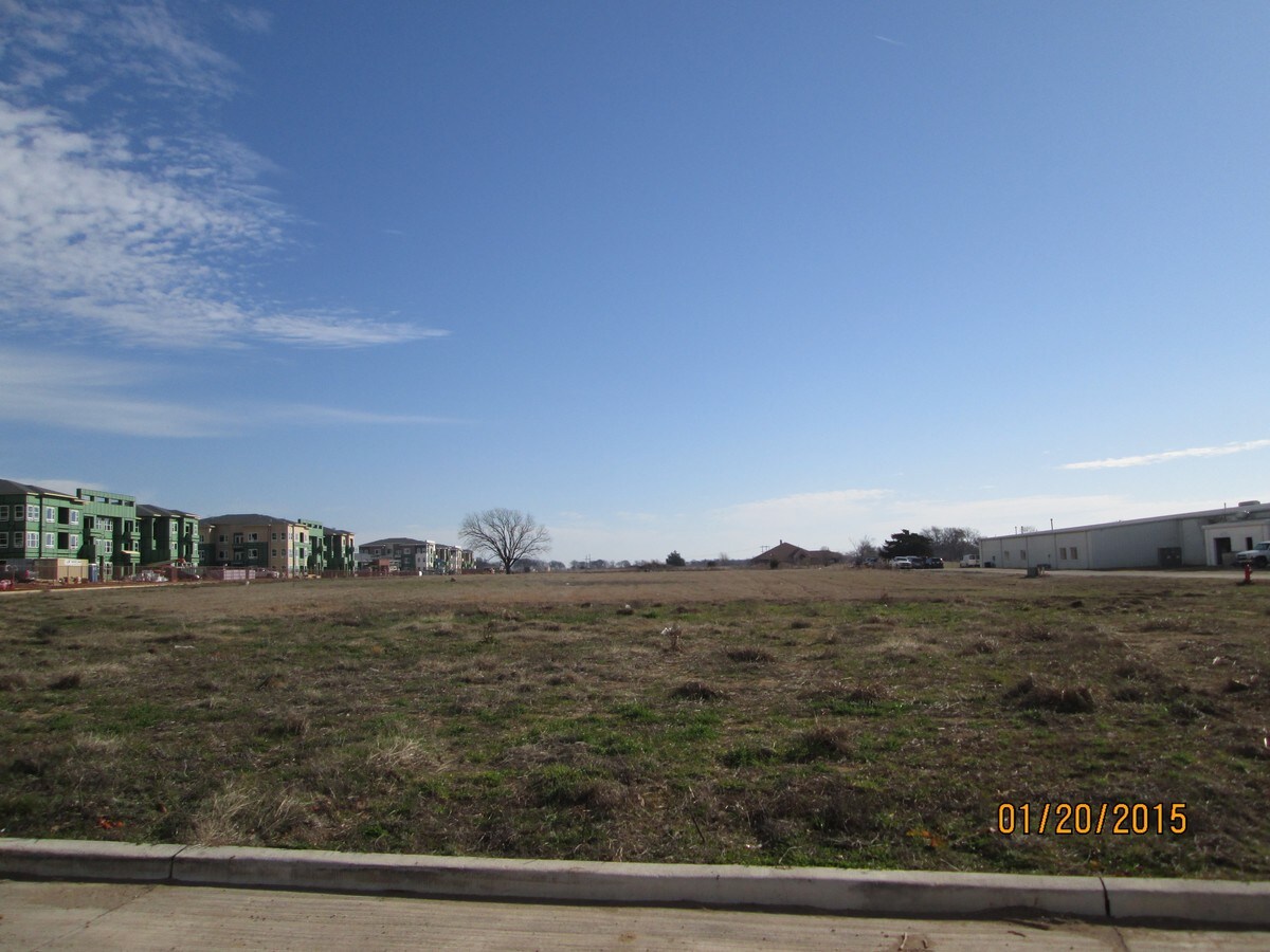 400 E Highmeadow Dr, Aubrey, TX 76227 | LoopNet