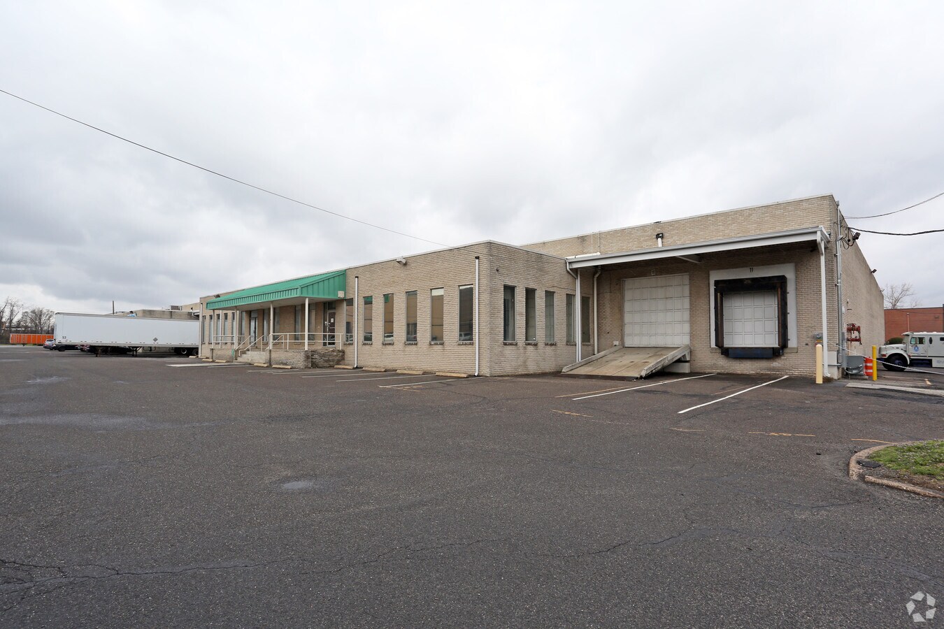 1591 Hylton Rd, Pennsauken, NJ 08110 | LoopNet