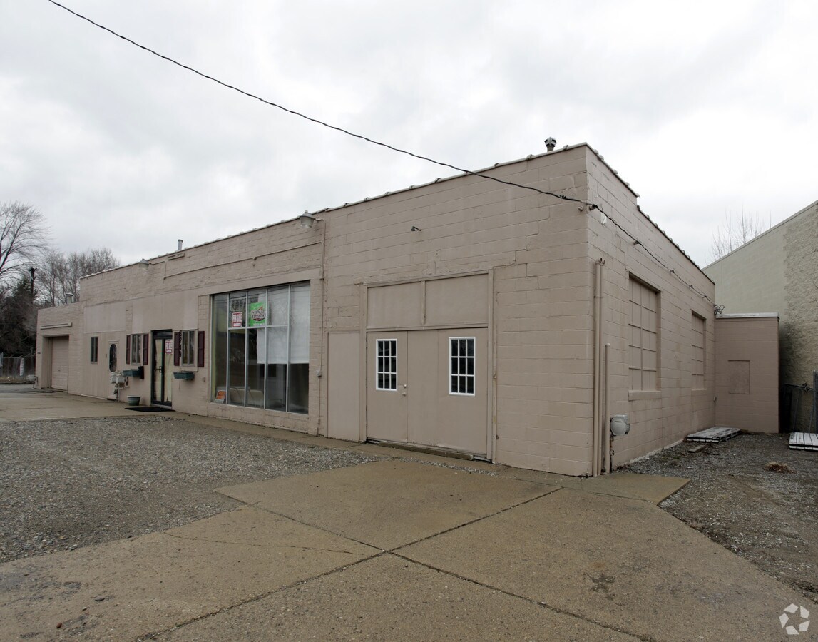 6741-6749 Auburn Rd, Utica, MI 48317 | LoopNet