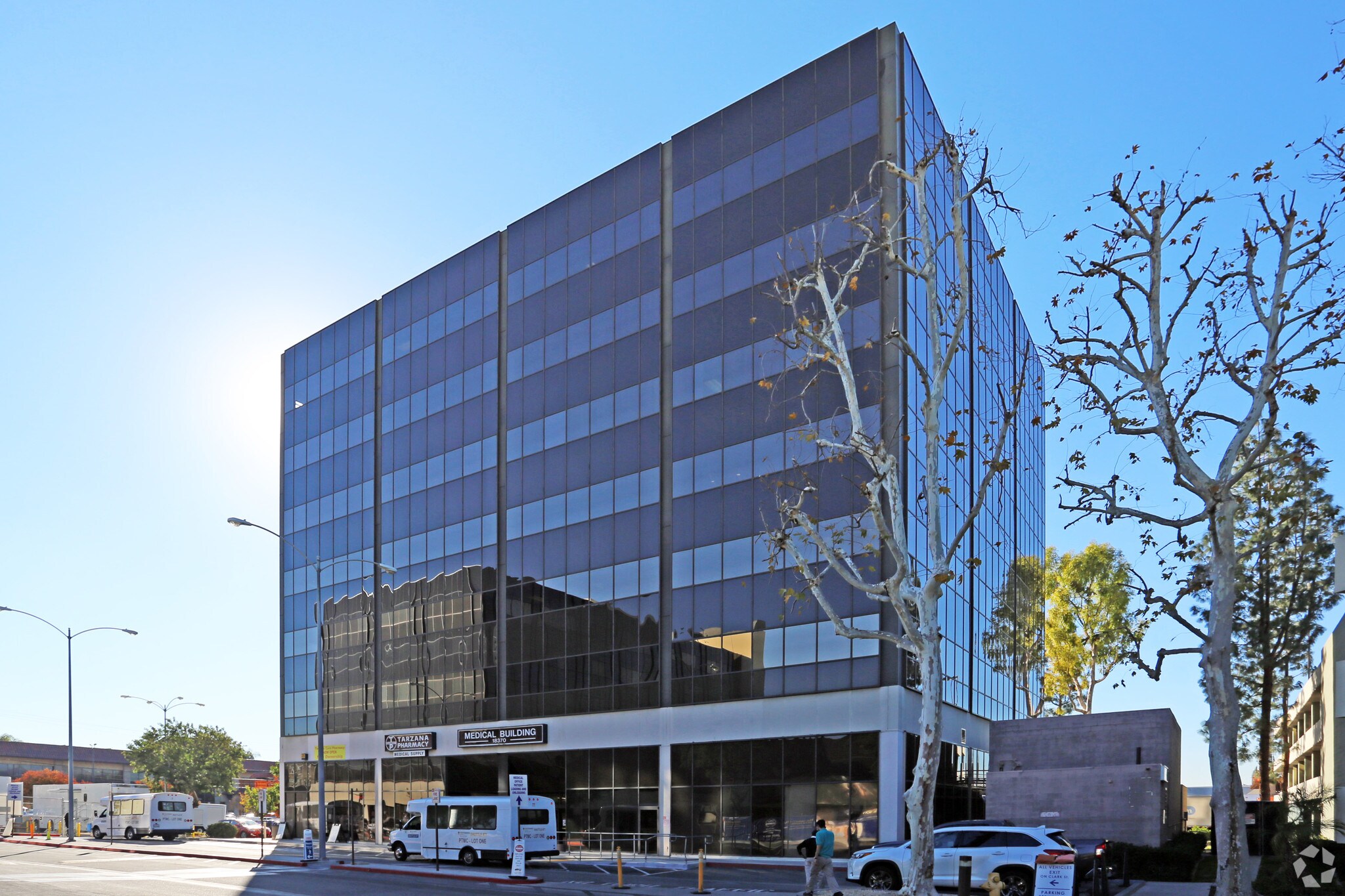 18370 Burbank Blvd, Tarzana, CA 91356 - Medical Office Building | LoopNet