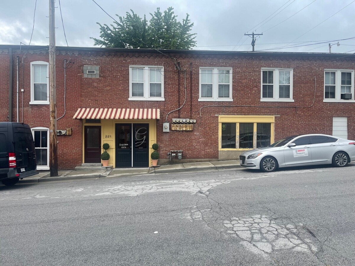 729 N 2nd St, Saint Charles, MO 63301 | LoopNet