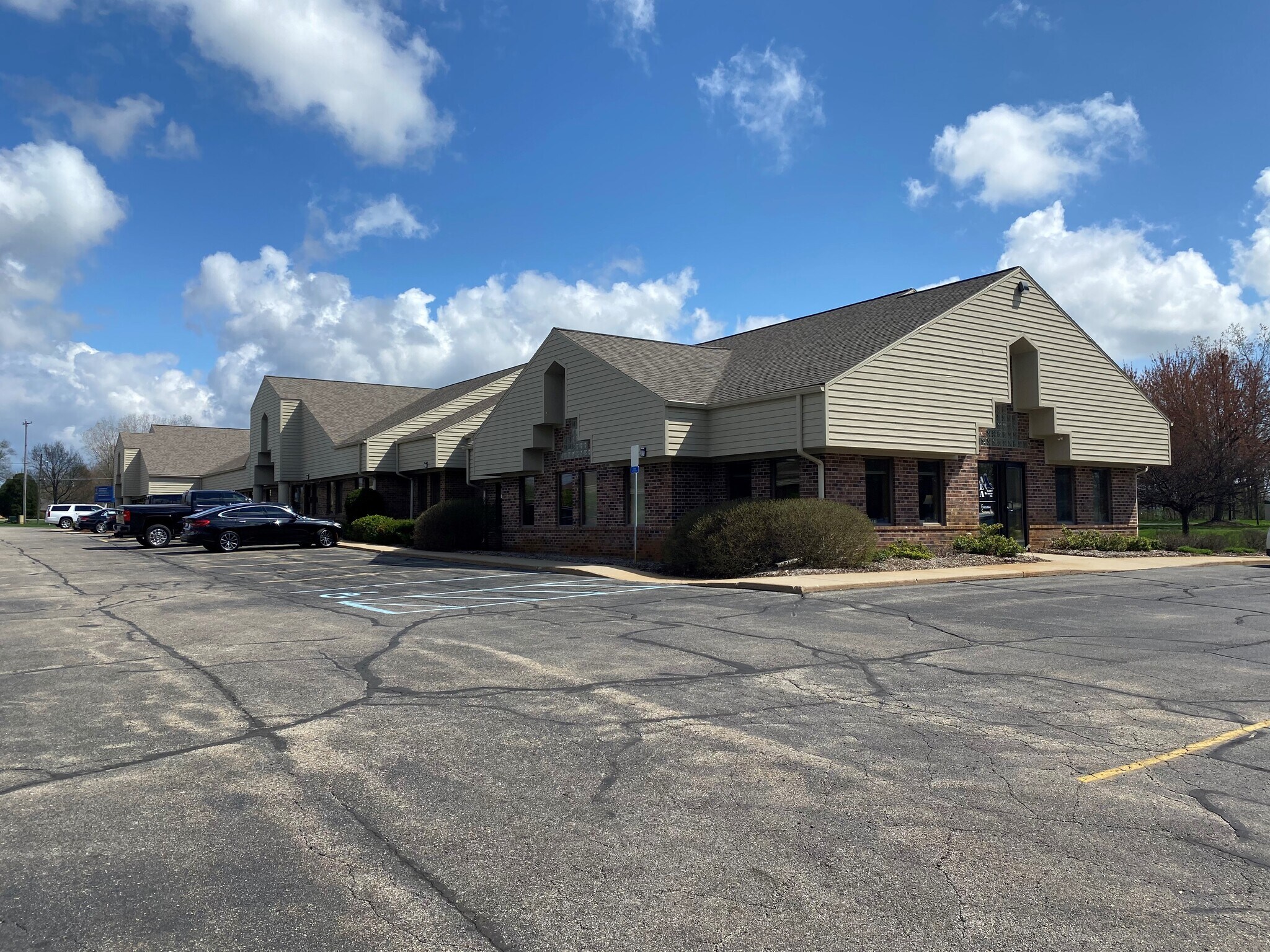 3265 Walker Ave NW, Grand Rapids, MI 49544 | LoopNet