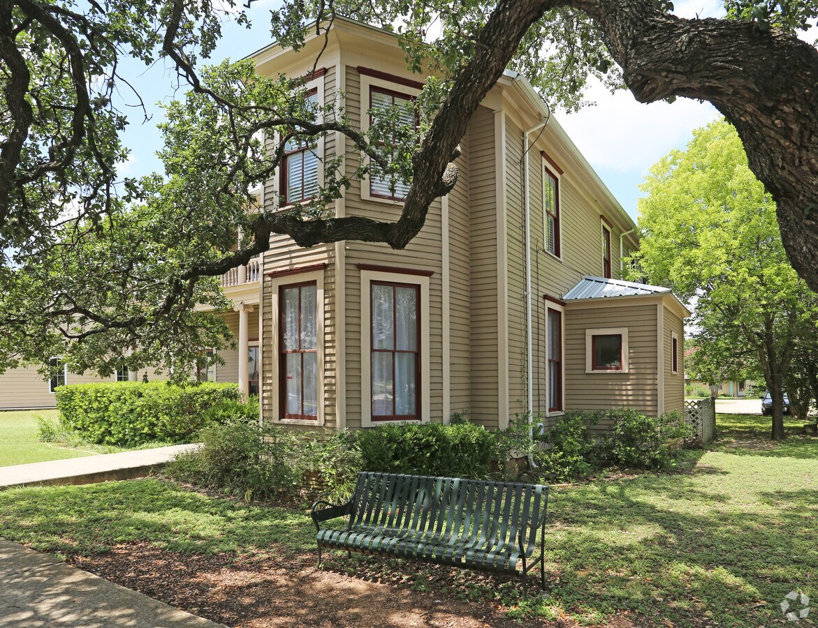 320 N Main St, Buda, TX 78610 | LoopNet