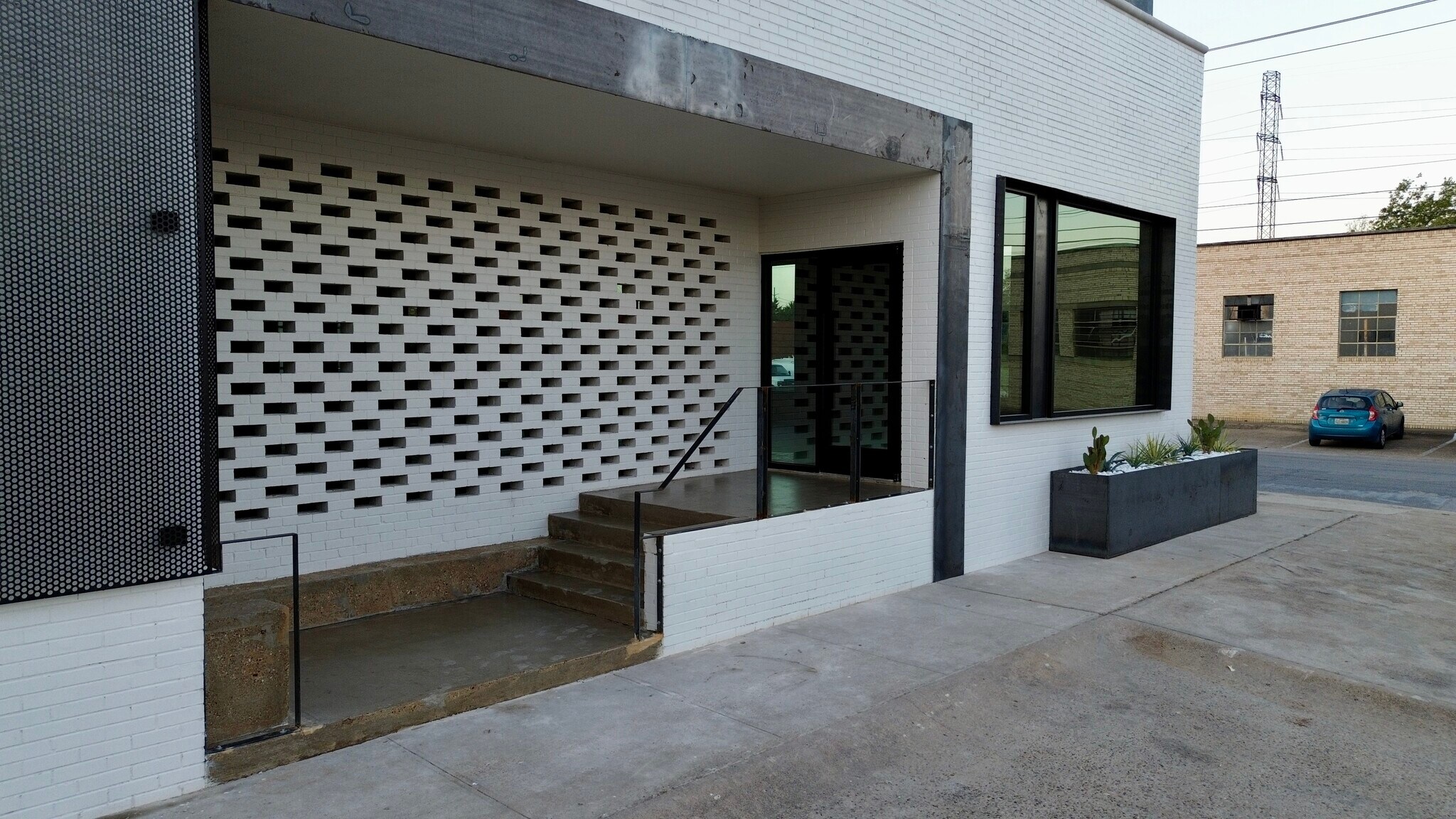 100 Howell St, Dallas, TX 75207 - Office/Retail for Lease | LoopNet