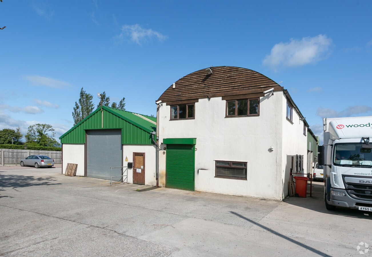 Berkeley Heath Farm, Berkeley, GLS GL13 9EW - Dutch Barn | LoopNet