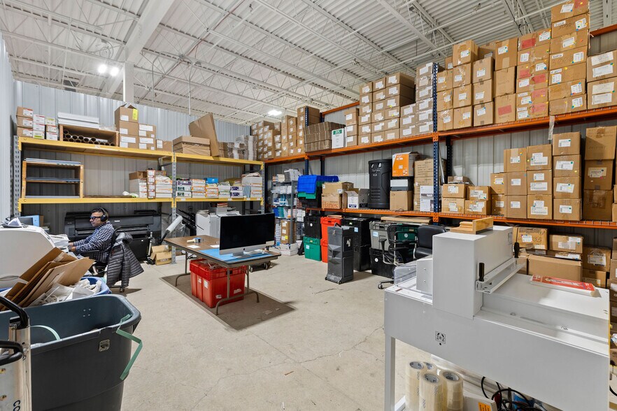 301 W Hintz Rd, Wheeling, IL 60090 - WareSpace Chicago - Wheeling | LoopNet
