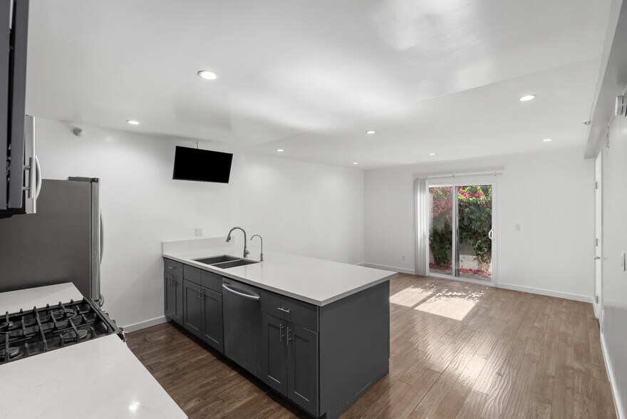 13445 Vanowen St, Van Nuys, CA 91405 - Multifamily for Sale | LoopNet