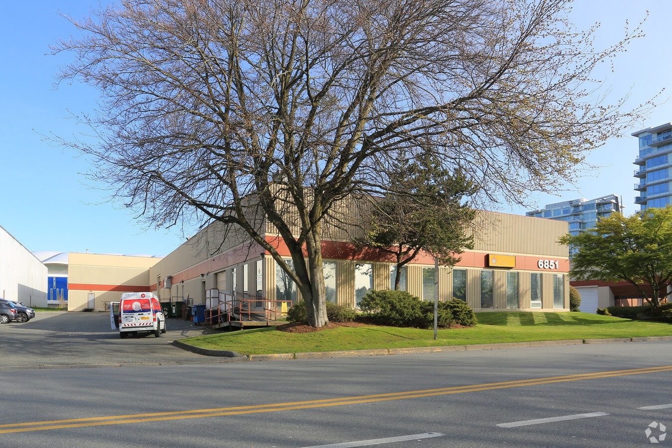 6851 Elmbridge Way, Richmond, BC V7C 4N1 | LoopNet