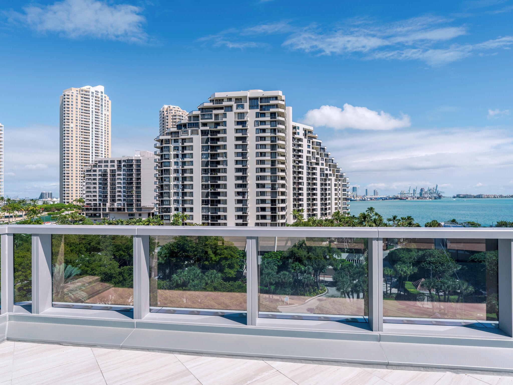 501 Brickell Key Dr, Miami, FL 33131 - Brickell Key Centre | LoopNet