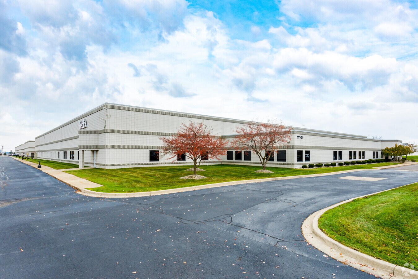 11101 Metro Airport Center Dr, Romulus, MI 48174 | LoopNet