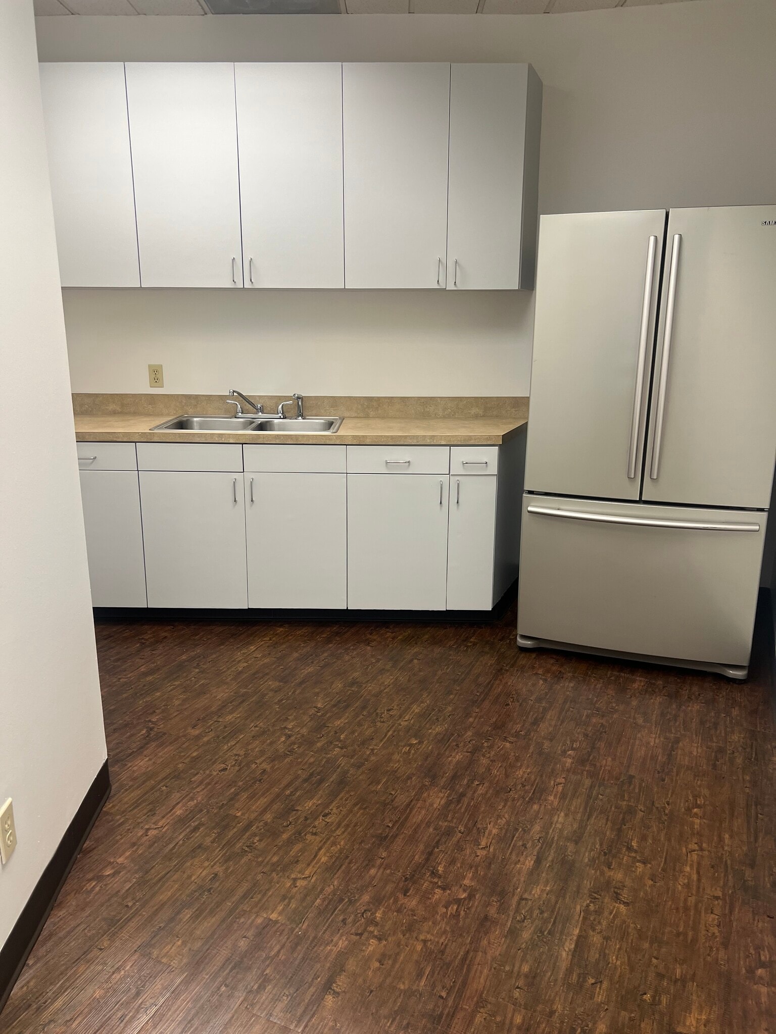 5220 Spring Valley Rd, Dallas, TX 75254 - Spring Valley Center | LoopNet