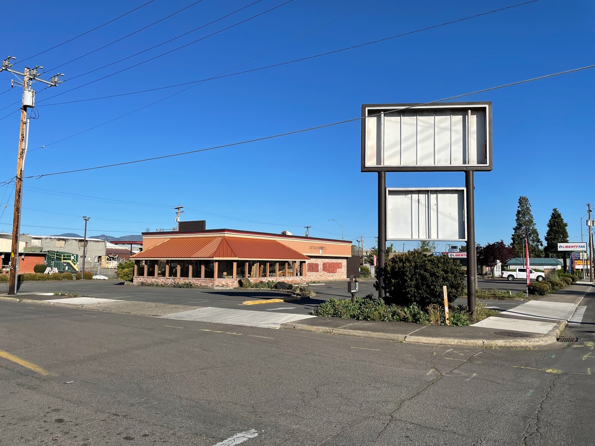 940 S Riverside Ave, Medford, OR 97501 | LoopNet