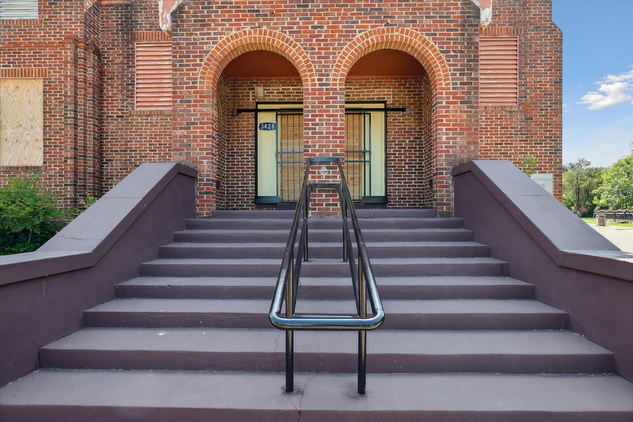 3428 Littlejohn Ave, Fort Worth, TX 76105 - Miracle Revival Word Center | LoopNet