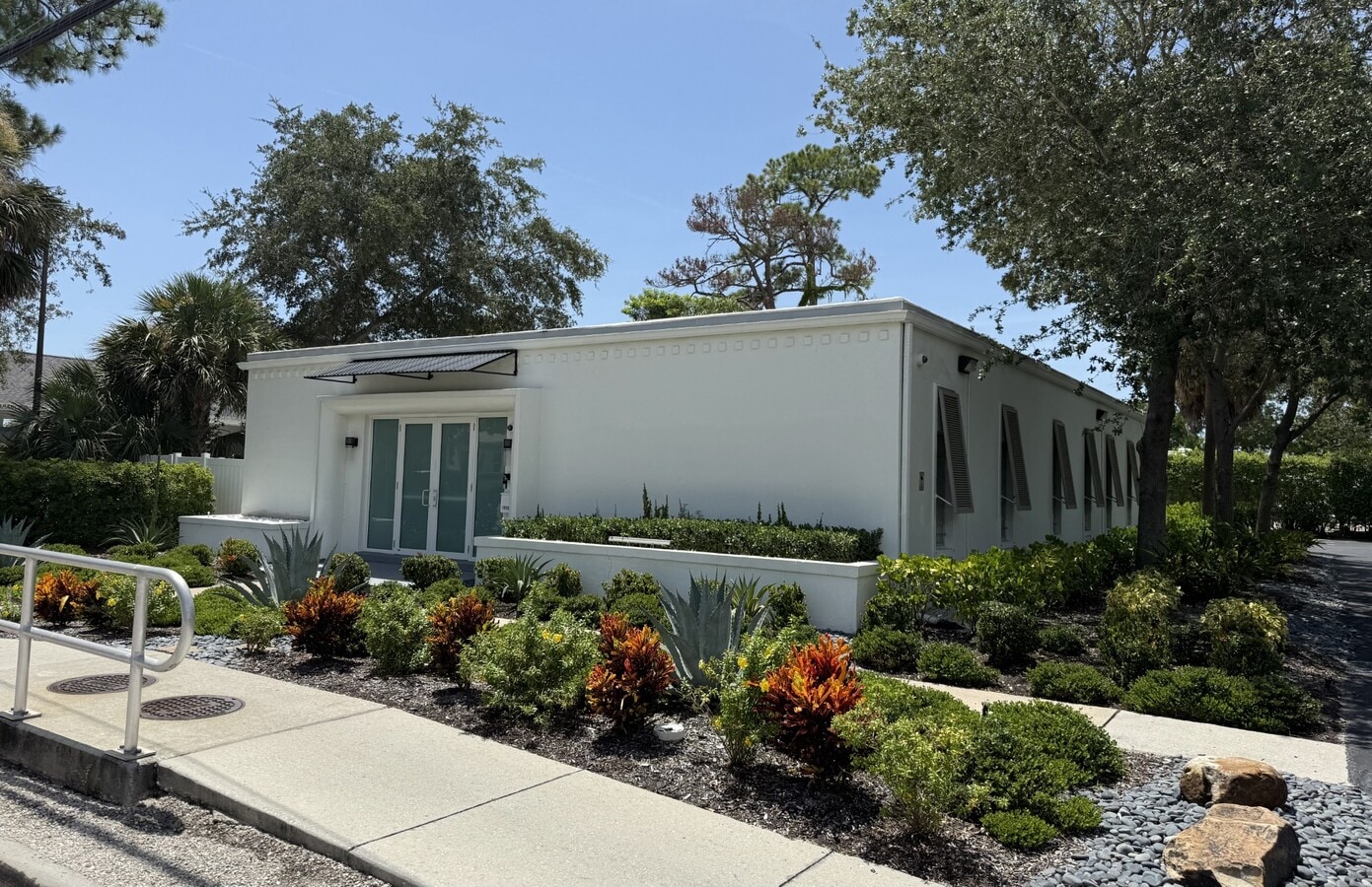 1570 Shadowlawn Dr, Naples, FL 34104 - Barrister Building | LoopNet
