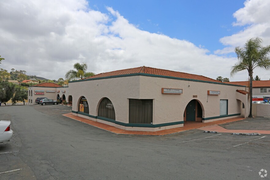 9621 Campo Rd, Spring Valley, CA 91977 | LoopNet