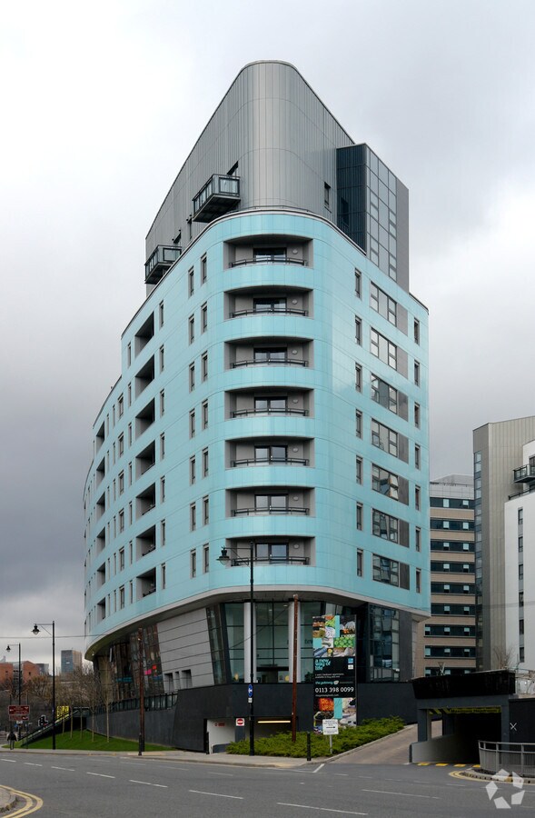 Crown Point Rd, Leeds, LS9 8BZ | LoopNet