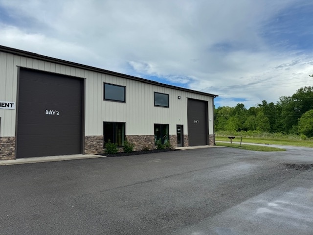 1020 D W Griffith Ln, La Grange, KY 40031 | LoopNet