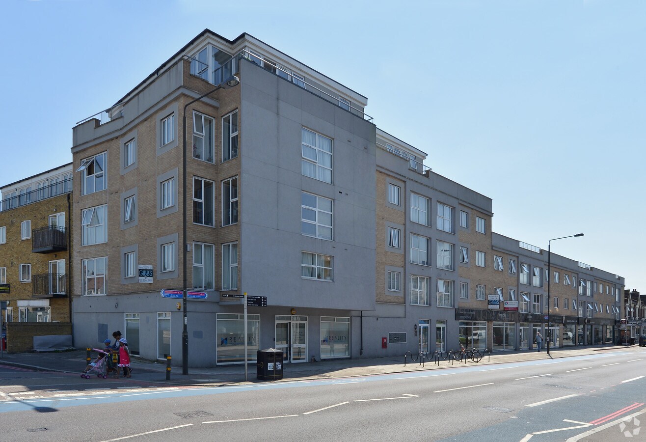 High Street Colliers Wood, London, LND SW19 2JE - St Georges Court ...