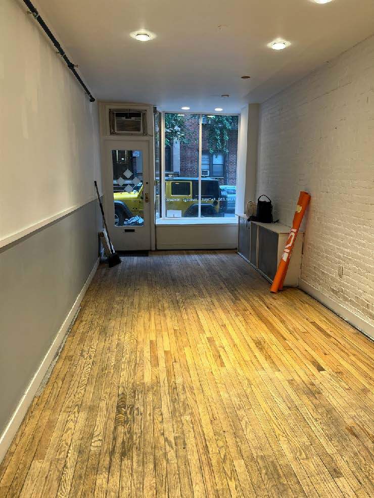 230 E 83rd St, New York, NY 10028 - Retail for Lease | LoopNet