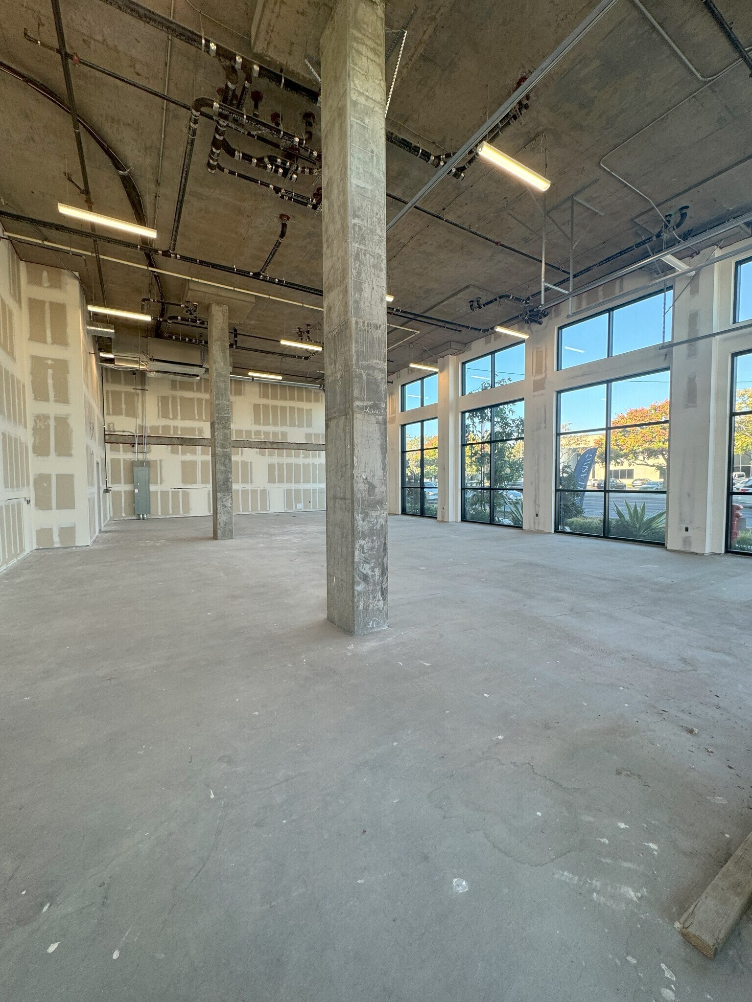 2010 E Warner Ave, Santa Ana, CA 92705 - The Row at Red Hill | LoopNet