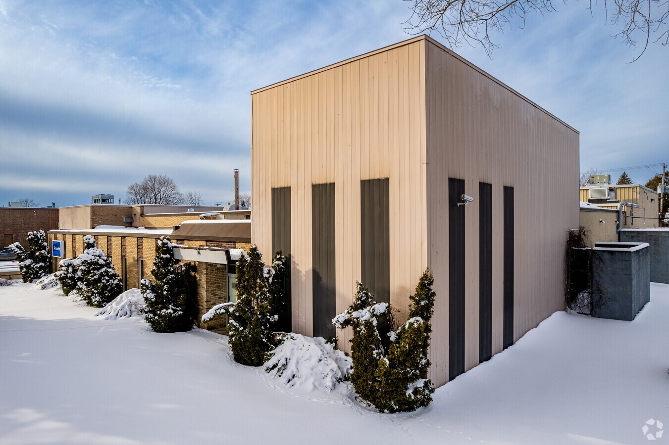 275 Av Labrosse, Pointe-claire, QC H9R 1A3 | LoopNet