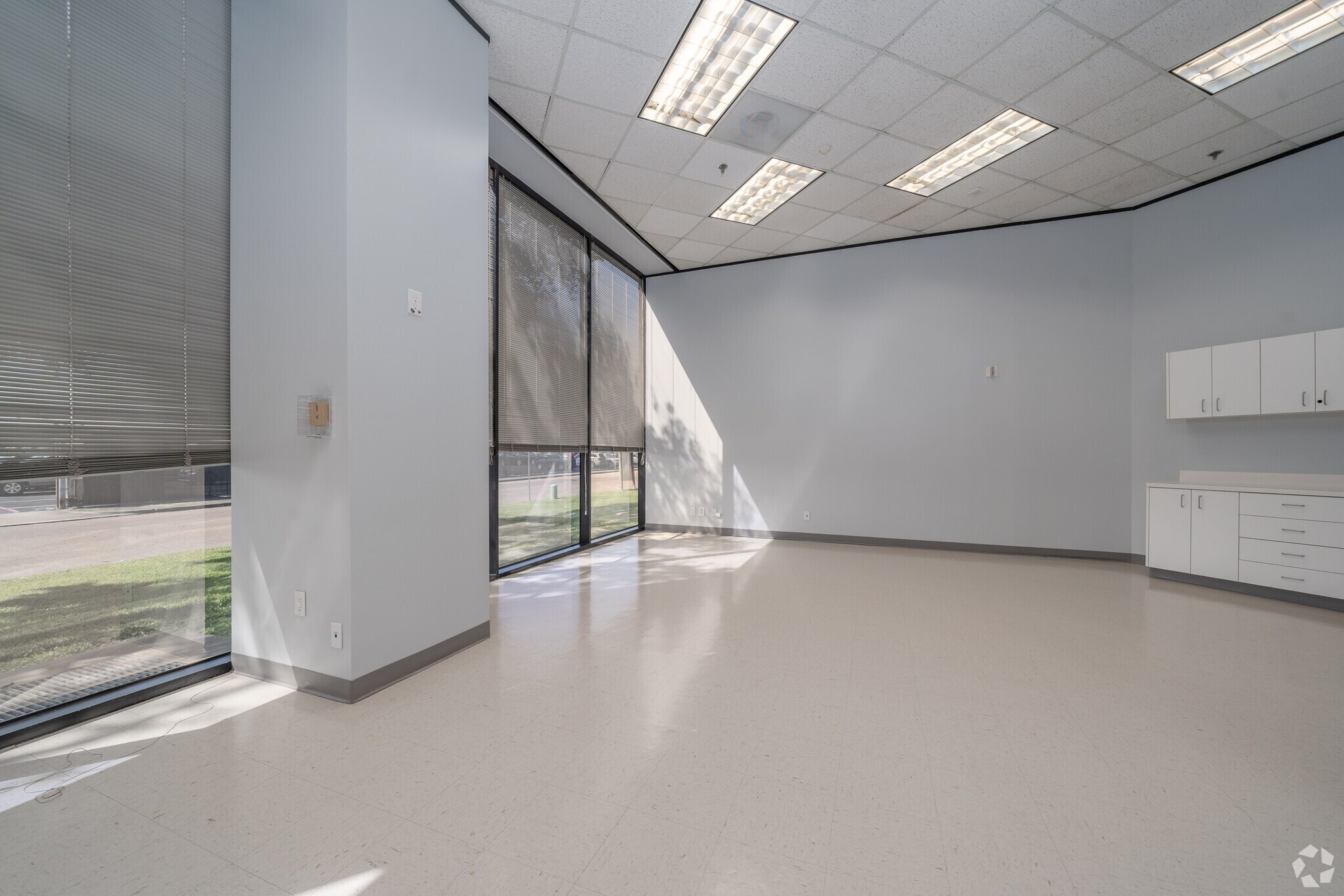 6671 Southwest Fwy, Houston, TX 77074 - Southwest Center | LoopNet
