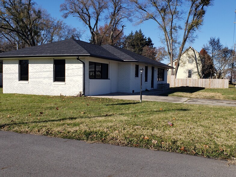 3615 S Scatterfield Rd, Anderson, IN 46013 | LoopNet