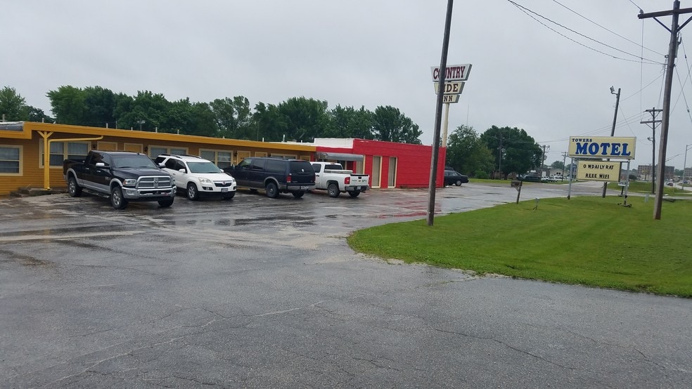 324 Kenyon Rd, Fort Dodge, IA 50501 - Countryside Inn | LoopNet