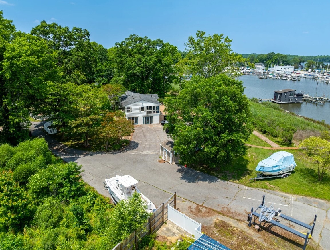 1052 Old Turkey Point Rd, Edgewater, MD 21037 - Misty Morning Marina ...