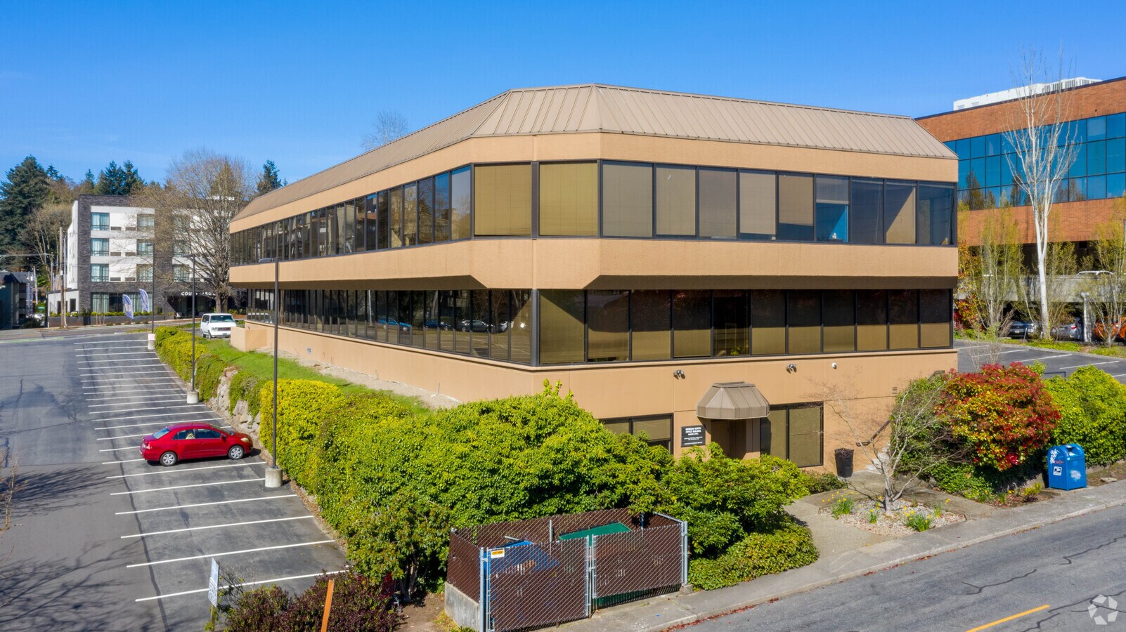 10740 Meridian Ave N, Seattle, WA 98133 | LoopNet