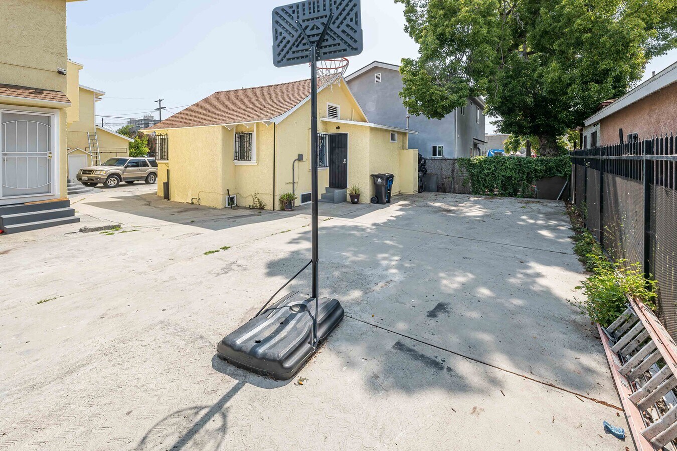 1147 E 46th St, Los Angeles, CA 90011 | LoopNet