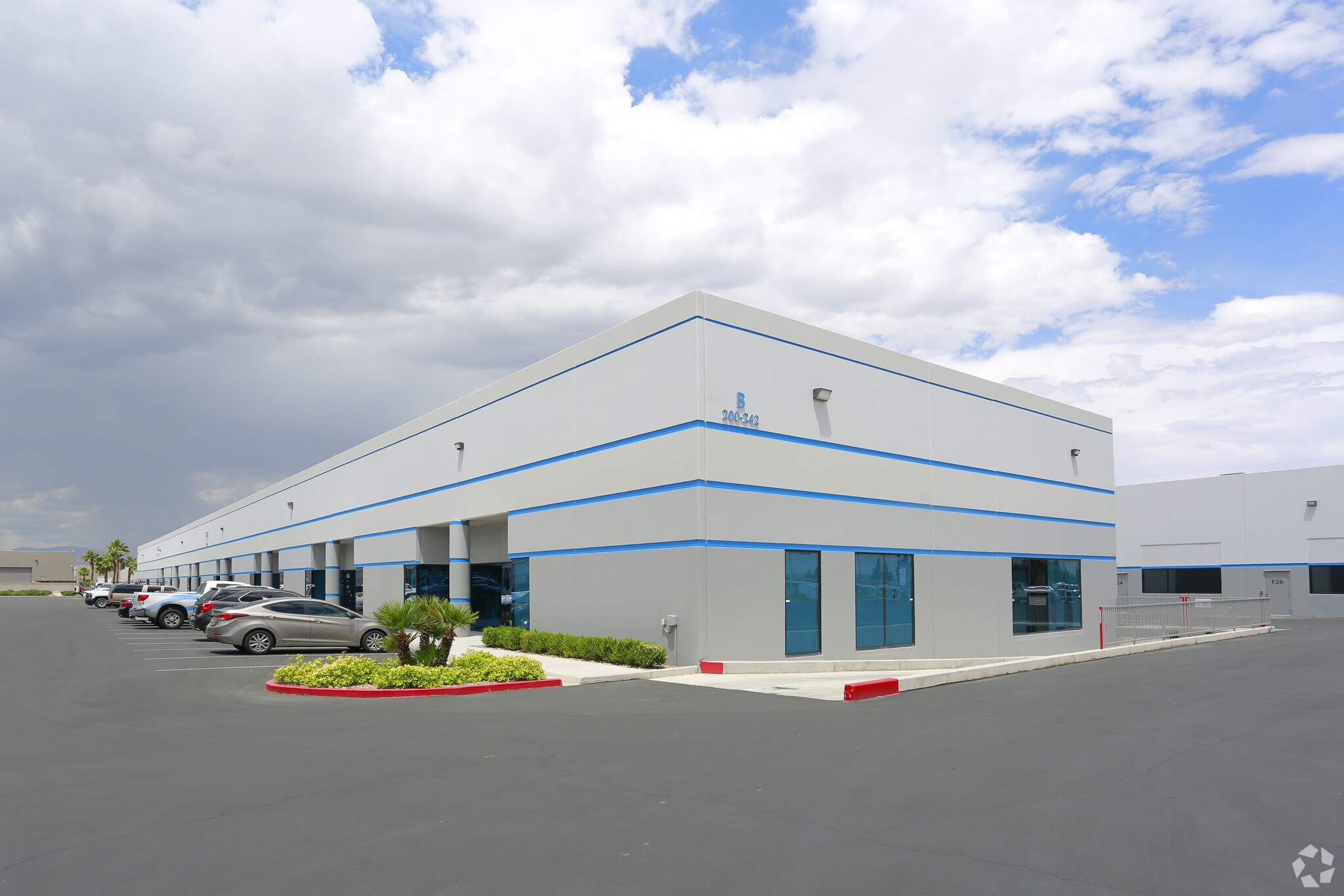 6625 S Valley View Blvd, Las Vegas, NV 89118 - VALLEY VIEW BUSINESS CENTER IV | LoopNet